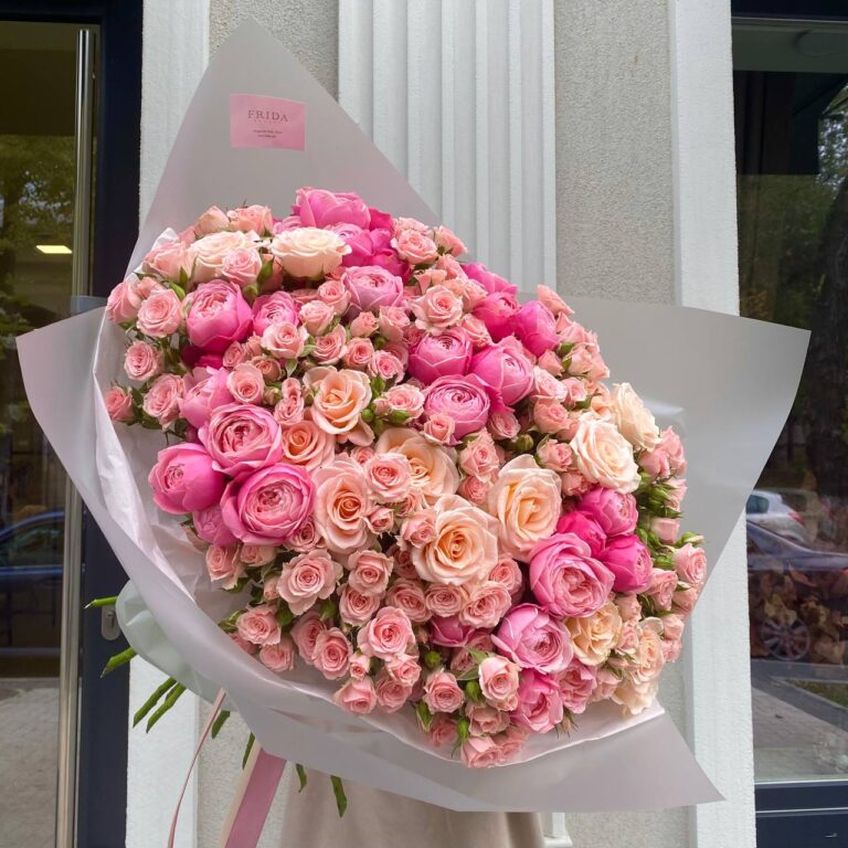 Trandafiri olandezi mix – 4900 MDL | Cumpără la FRIDA.MD